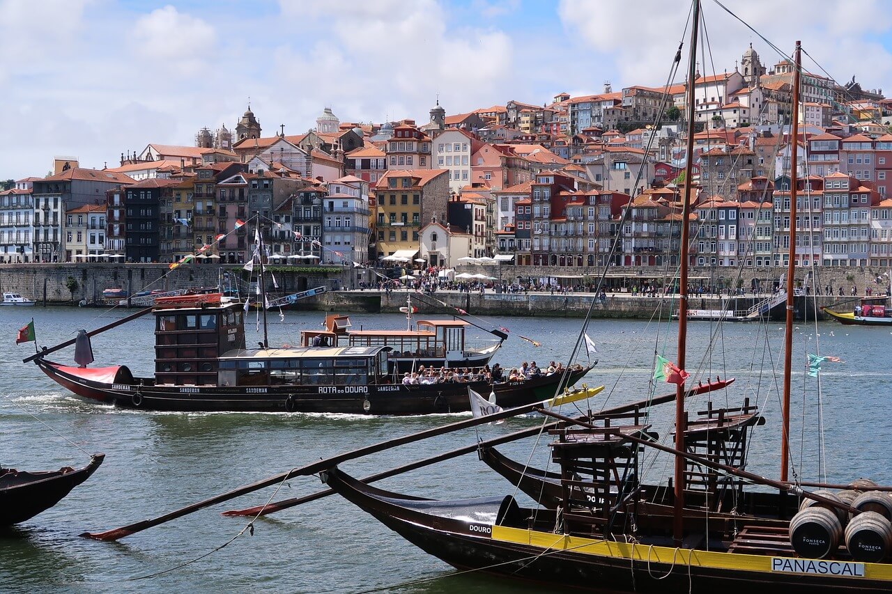 Barcos Rabelo: Emblemática embarcação do rio Douro, Porto